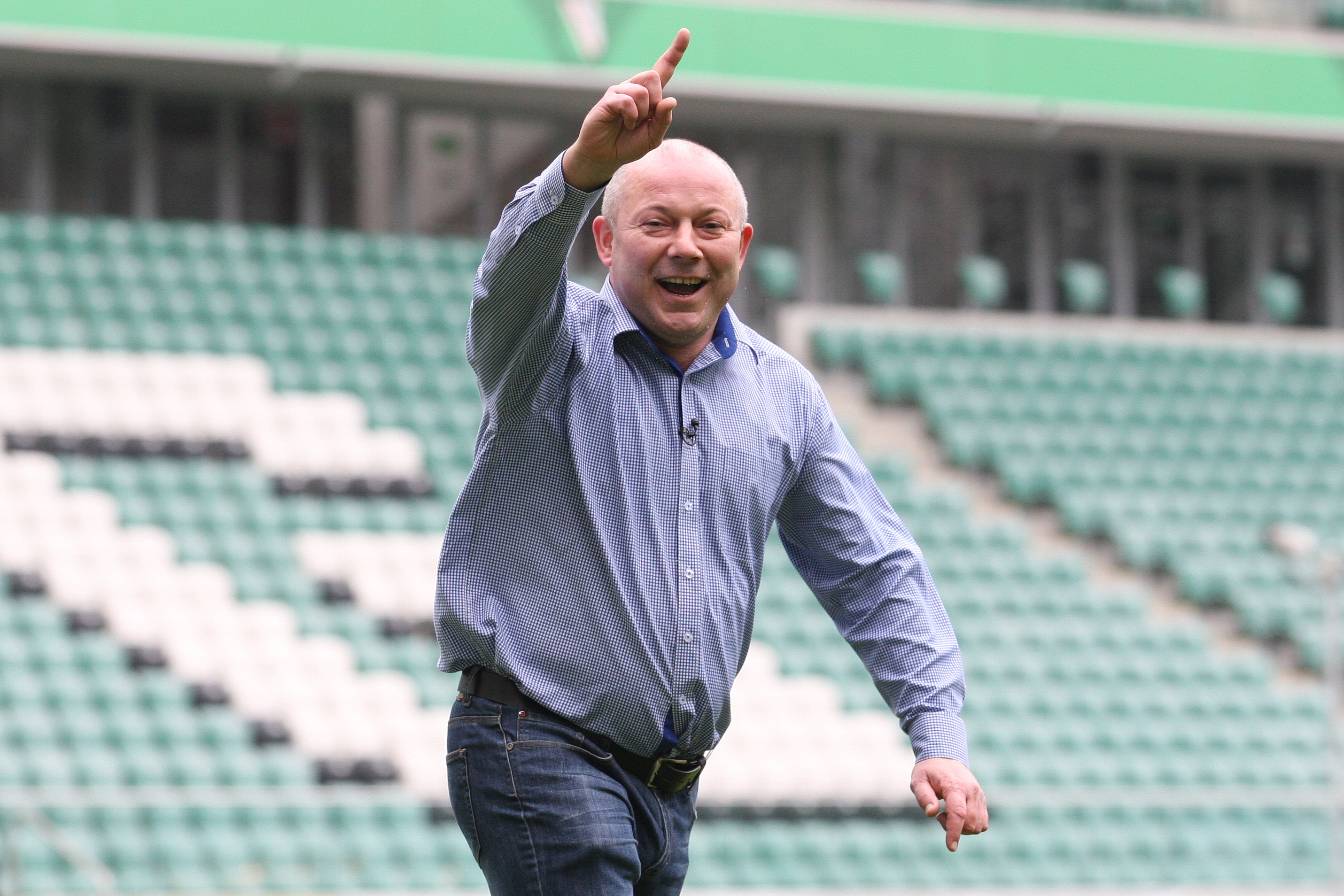 "Trener od kobiet to i futbol kobiecy". Wojciech Kowalczyk kpi z Legii ...