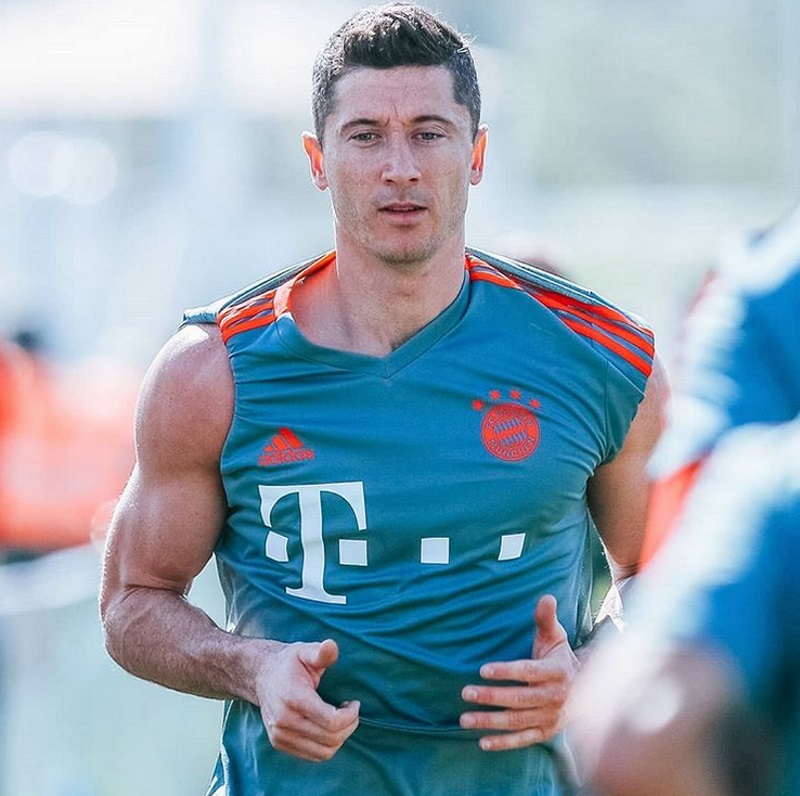 Biceps Lewandowskiego zrobił wrażenie na kibicach. "Bestia" - Sport WP ...